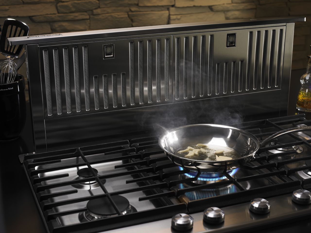 Updraft vs. Downdraft, Kitchen Ventilation Explained – BrandSource Canada